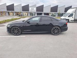 Black Audi A8 2012 in Vilnius, with an engine capacity of 2.97 L and mileage of 287 thousand km for 10900 €, photo 9 on AUTOMOTO.COM.LV