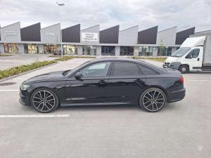 Black Audi A8 2012 in Vilnius, with an engine capacity of 2.97 L and mileage of 287 thousand km for 10900 €, photo 10 on AUTOMOTO.COM.LV