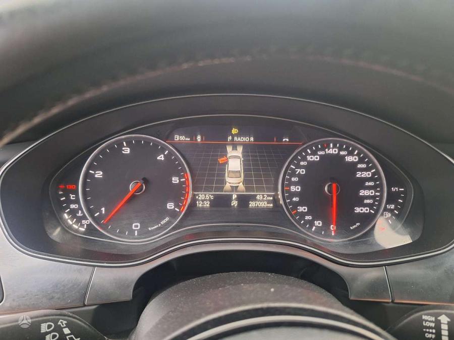 Black Audi A8 2012 in Vilnius, with an engine capacity of 2.97 L and mileage of 287 thousand km for 10900 €, photo 12 on AUTOMOTO.COM.LV