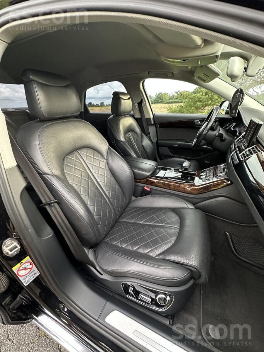 Black Audi A8 2012 in Ventspils, with an engine capacity of 3.00 L and mileage of 272 thousand km for 15500 €, photo 10 on AUTOMOTO.COM.LV