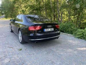 Black Audi A8 2012 in Klaipeda, with an engine capacity of 4.16 L and mileage of 235 thousand km for 9900 €, photo 4 on AUTOMOTO.COM.LV
