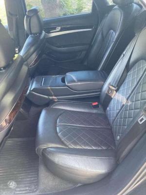 Black Audi A8 2012 in Klaipeda, with an engine capacity of 4.16 L and mileage of 235 thousand km for 9900 €, photo 10 on AUTOMOTO.COM.LV