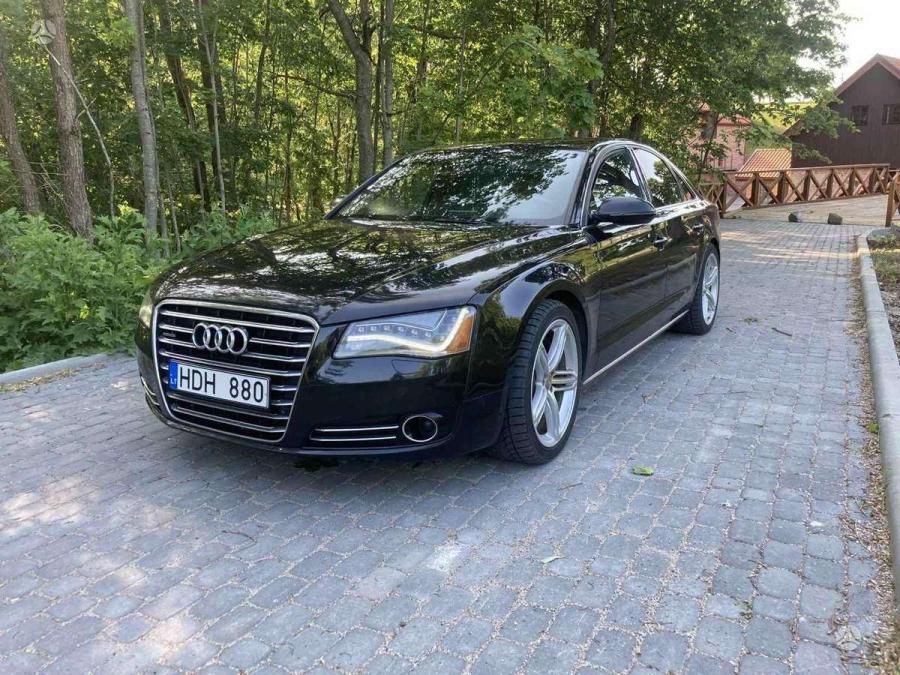 Black Audi A8 2012 in Klaipeda, with an engine capacity of 4.16 L and mileage of 235 thousand km for 9900 €, photo 13 on AUTOMOTO.COM.LV