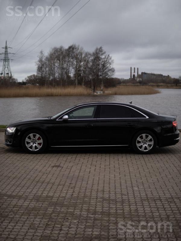 Black Audi A8 2013 in Liepaja, with an engine capacity of 4.20 L and mileage of 312 thousand km for 16000 €, photo 5 on AUTOMOTO.COM.LV