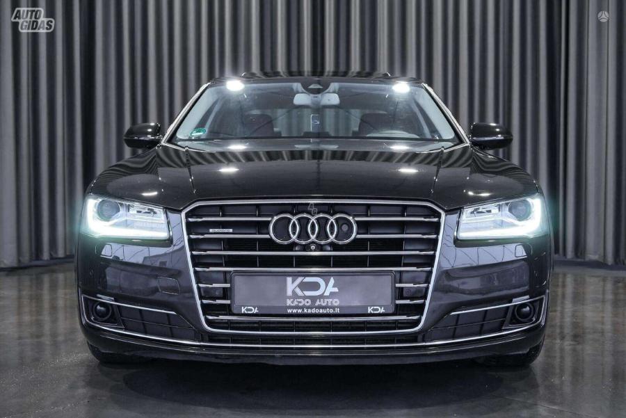 Black Audi A8 2013 in Marijampole, with an engine capacity of 3.00 L and mileage of 289 thousand km for 14950 €, photo 3 on AUTOMOTO.COM.LV
