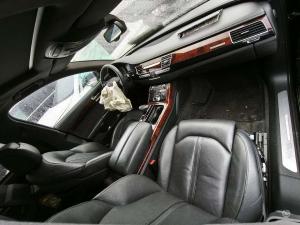 Black Audi A8 2013 in Kaunas, with an engine capacity of 6.30 L and mileage of 270 thousand km for 10500 €, photo 3 on AUTOMOTO.COM.LV