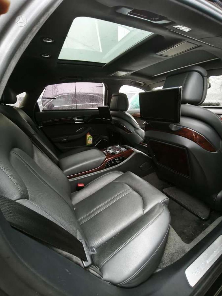 Black Audi A8 2013 in Kaunas, with an engine capacity of 6.30 L and mileage of 270 thousand km for 10500 €, photo 5 on AUTOMOTO.COM.LV
