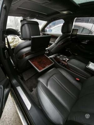 Black Audi A8 2013 in Kaunas, with an engine capacity of 6.30 L and mileage of 270 thousand km for 10500 €, photo 7 on AUTOMOTO.COM.LV