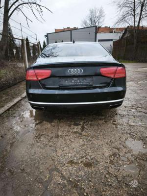 Black Audi A8 2013 in Kaunas, with an engine capacity of 6.30 L and mileage of 270 thousand km for 10500 €, photo 12 on AUTOMOTO.COM.LV