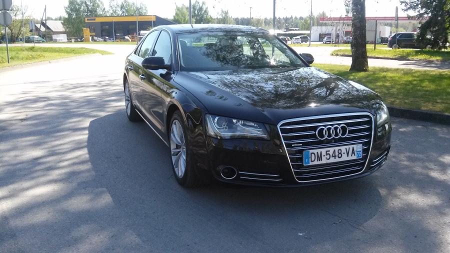 Black Audi A8 2013 in Taurage, with an engine capacity of 3.00 L and mileage of 271 thousand km for 11900 €, photo 3 on AUTOMOTO.COM.LV
