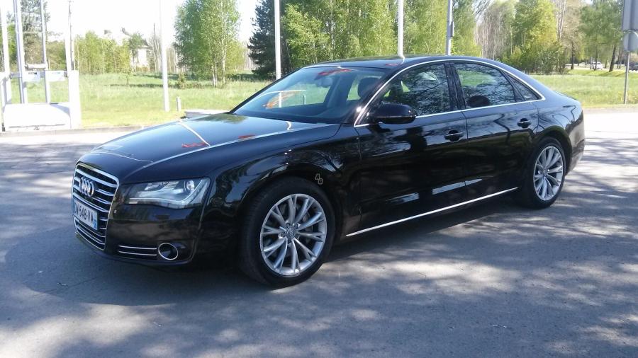 Black Audi A8 2013 in Taurage, with an engine capacity of 3.00 L and mileage of 271 thousand km for 11900 €, photo 5 on AUTOMOTO.COM.LV