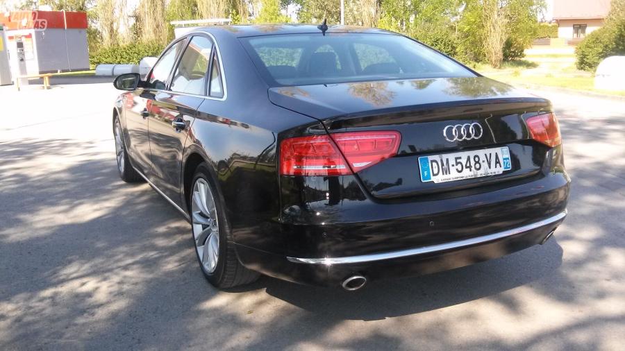 Black Audi A8 2013 in Taurage, with an engine capacity of 3.00 L and mileage of 271 thousand km for 11900 €, photo 9 on AUTOMOTO.COM.LV