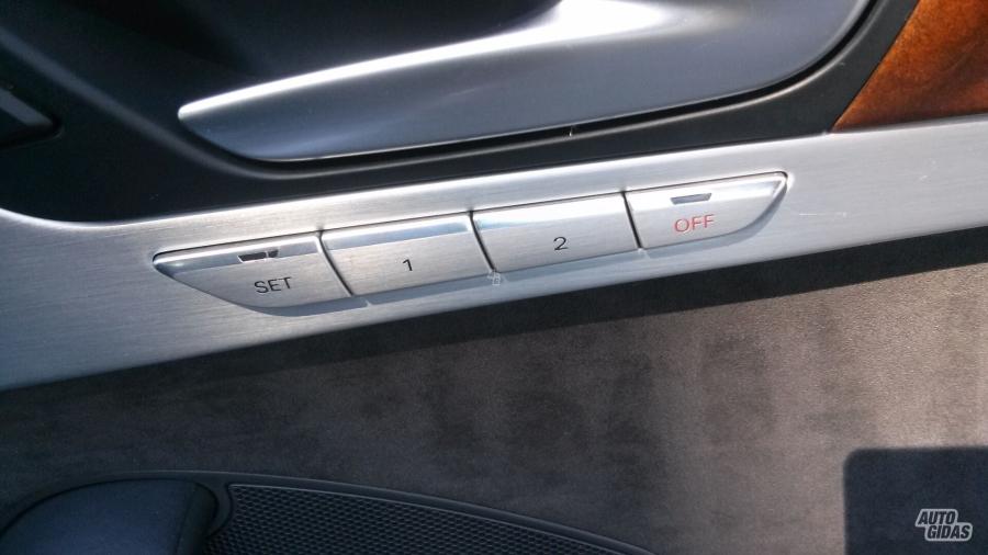 Black Audi A8 2013 in Taurage, with an engine capacity of 3.00 L and mileage of 271 thousand km for 11900 €, photo 16 on AUTOMOTO.COM.LV