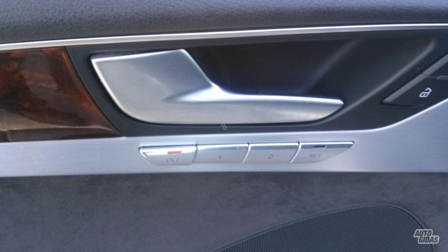 Black Audi A8 2013 in Taurage, with an engine capacity of 3.00 L and mileage of 271 thousand km for 11900 €, photo 21 on AUTOMOTO.COM.LV