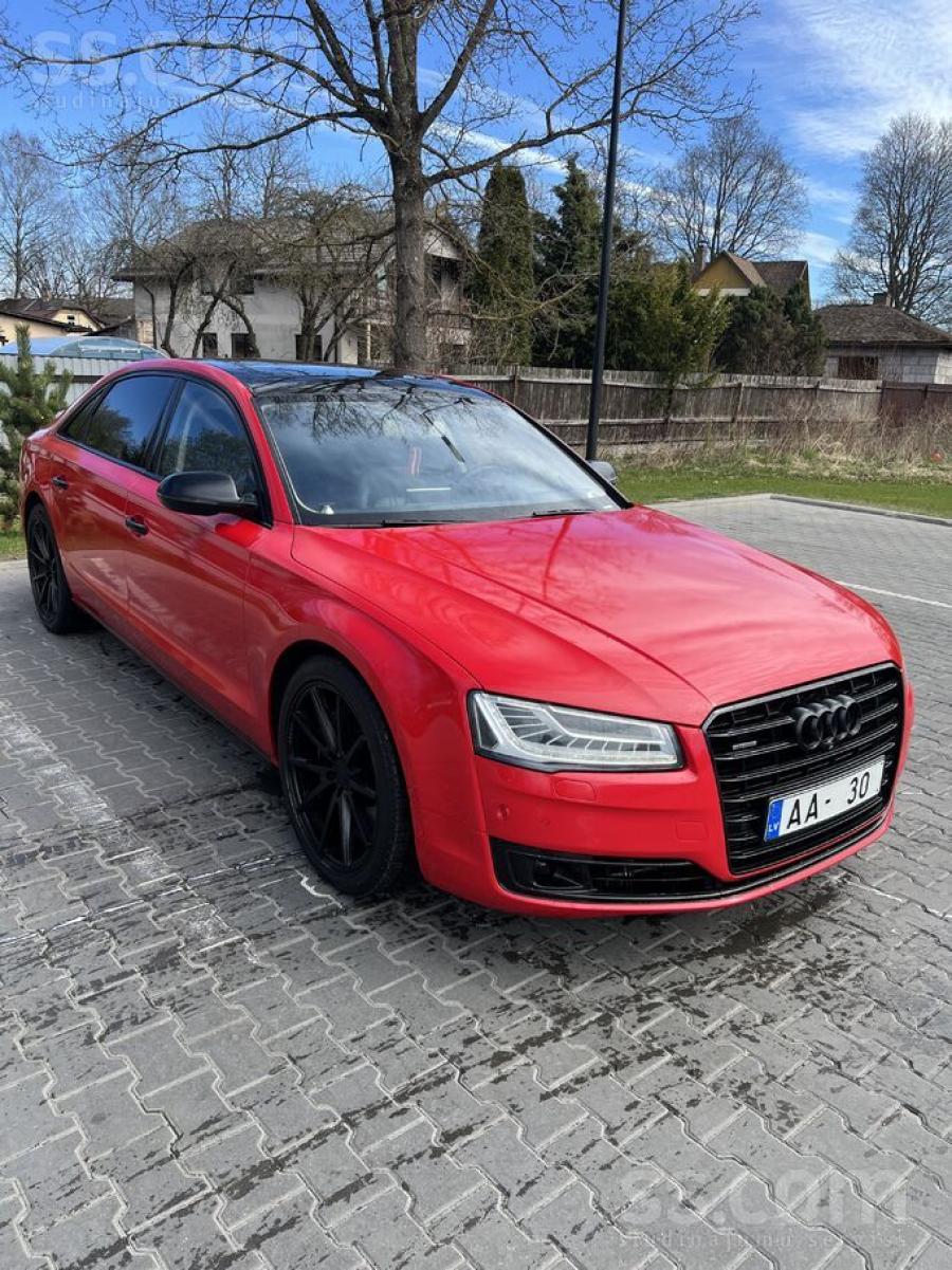 Black Audi A8 2013 in Riga, with an engine capacity of 3.00 L and mileage of 281 thousand km for 18000 €, photo 3 on AUTOMOTO.COM.LV