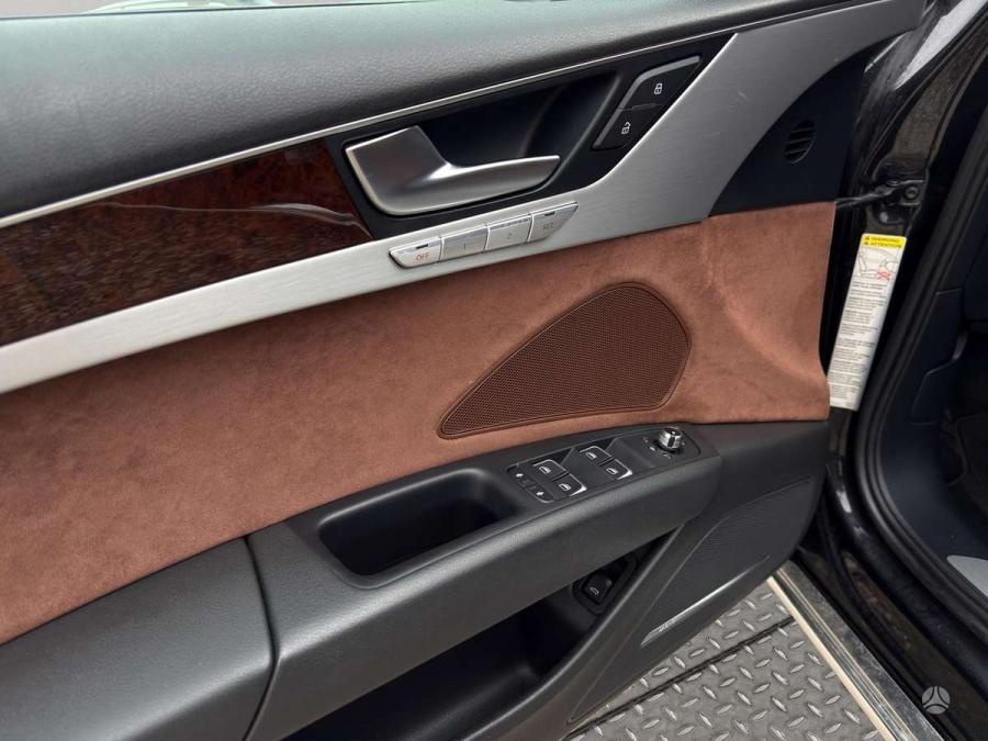 Melns Audi A8 2013 Kauņa, ar dzinēja tilpumu 3.00 L un nobraukumu 280 tūkst. km par 11799 €, foto 15 vietnē AUTOMOTO.COM.LV