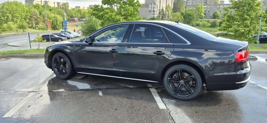 Melns Audi A8 2013 Viļņa, ar dzinēja tilpumu 4.00 L un nobraukumu 215 tūkst. km par 11500 €, foto 4 vietnē AUTOMOTO.COM.LV