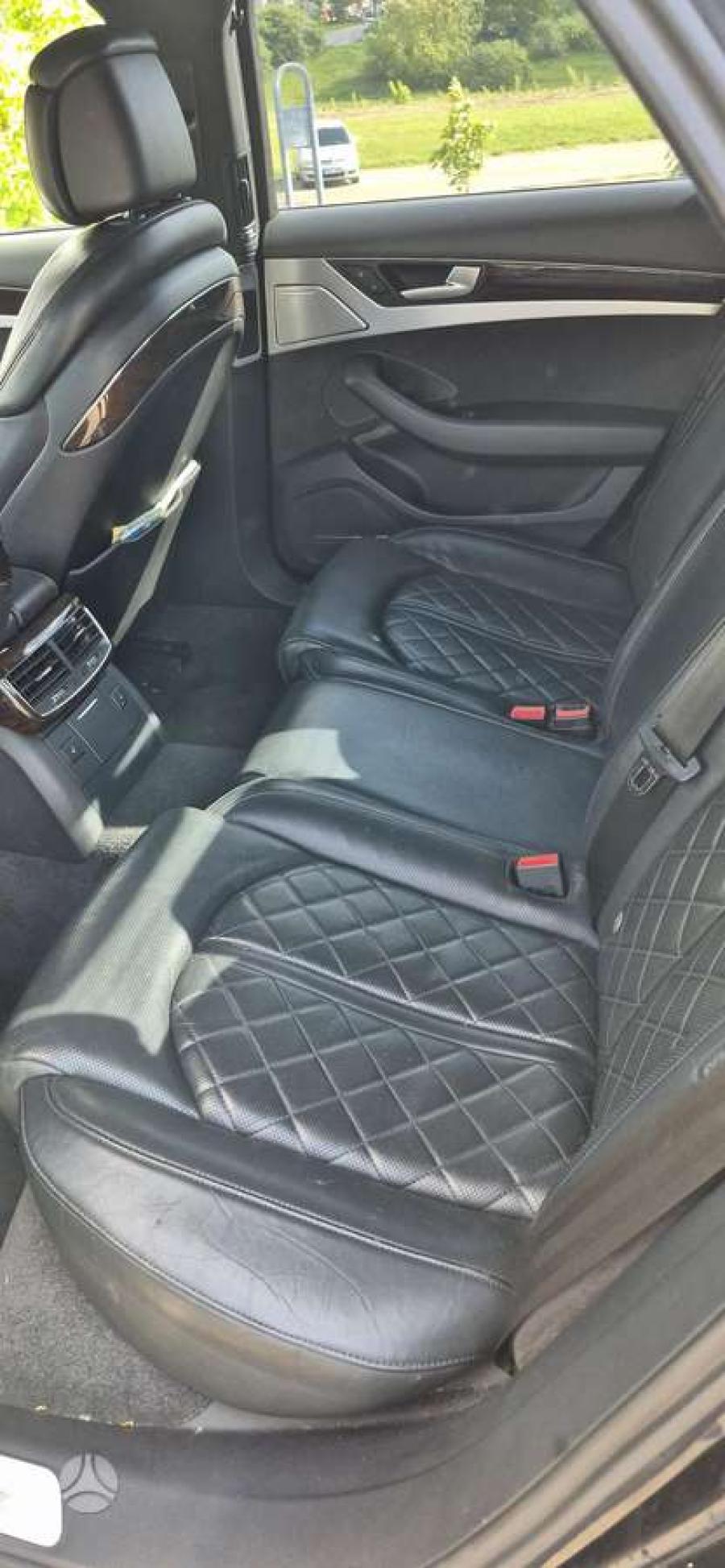 Melns Audi A8 2013 Viļņa, ar dzinēja tilpumu 4.00 L un nobraukumu 215 tūkst. km par 11500 €, foto 12 vietnē AUTOMOTO.COM.LV