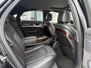 Melns Audi A8 2014 Panevēža, ar dzinēja tilpumu 2.97 L un nobraukumu 248 tūkst. km par 18590 €, foto 12 vietnē AUTOMOTO.COM.LV