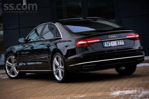 Black Audi A8 2014 in Riga, with an engine capacity of 4.20 L and mileage of 202 thousand km for 25000 €, photo 3 on AUTOMOTO.COM.LV