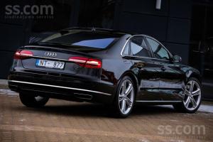 Black Audi A8 2014 in Riga, with an engine capacity of 4.20 L and mileage of 202 thousand km for 25000 €, photo 7 on AUTOMOTO.COM.LV