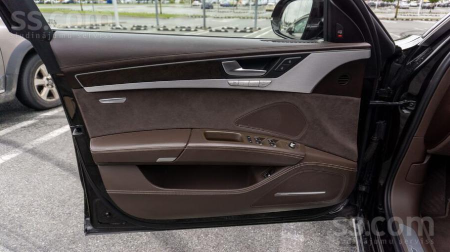 Melns Audi A8 2014 Rīga, ar dzinēja tilpumu 3.00 L un nobraukumu 333 tūkst. km par 17190 €, foto 28 vietnē AUTOMOTO.COM.LV