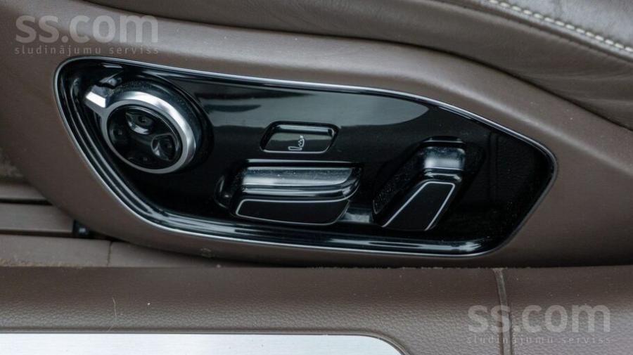 Melns Audi A8 2014 Rīga, ar dzinēja tilpumu 3.00 L un nobraukumu 333 tūkst. km par 17190 €, foto 32 vietnē AUTOMOTO.COM.LV