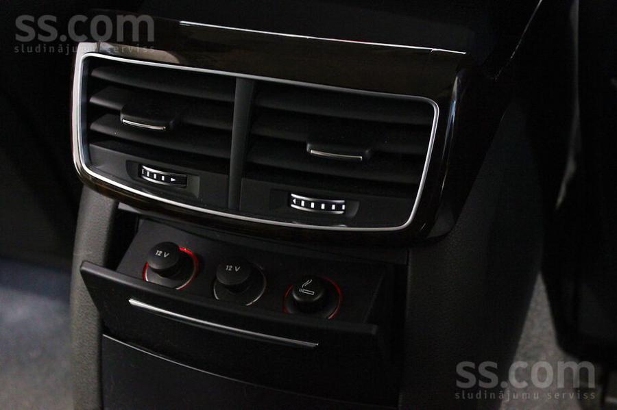 Black Audi A8 2014 in Riga, with an engine capacity of 3.00 L and mileage of 262 thousand km for 17500 €, photo 26 on AUTOMOTO.COM.LV
