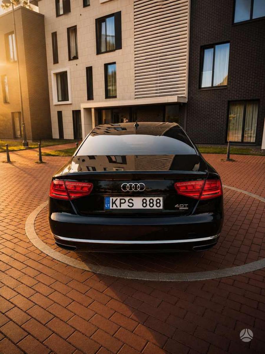Black Audi A8 2014 in Vilnius, with an engine capacity of 3.99 L and mileage of 152 thousand km for 21000 €, photo 4 on AUTOMOTO.COM.LV
