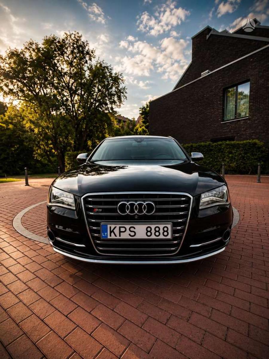 Black Audi A8 2014 in Vilnius, with an engine capacity of 3.99 L and mileage of 152 thousand km for 21000 €, photo 5 on AUTOMOTO.COM.LV