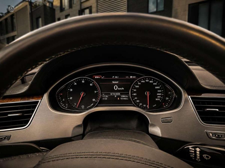 Black Audi A8 2014 in Vilnius, with an engine capacity of 3.99 L and mileage of 152 thousand km for 21000 €, photo 16 on AUTOMOTO.COM.LV