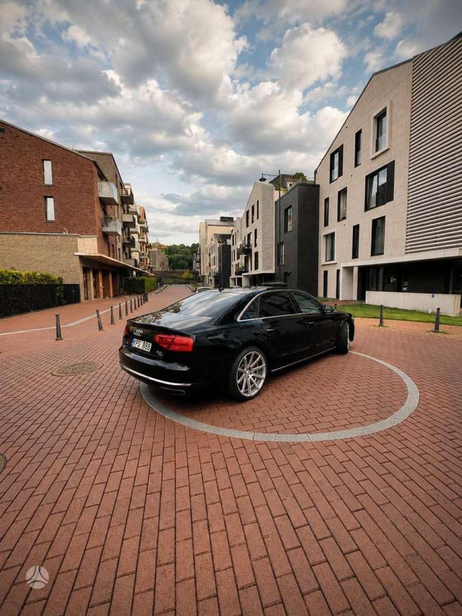 Black Audi A8 2014 in Vilnius, with an engine capacity of 3.99 L and mileage of 152 thousand km for 21000 €, photo 19 on AUTOMOTO.COM.LV