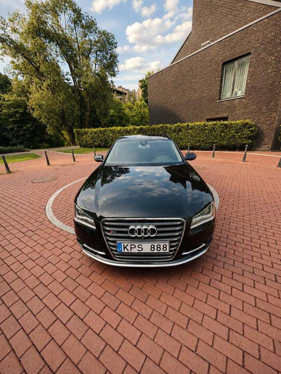 Black Audi A8 2014 in Vilnius, with an engine capacity of 3.99 L and mileage of 152 thousand km for 21000 €, photo 20 on AUTOMOTO.COM.LV