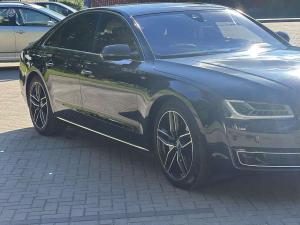 Melns Audi A8 2014 Jonava, ar dzinēja tilpumu 3.00 L un nobraukumu 283 tūkst. km par 24000 €, foto 11 vietnē AUTOMOTO.COM.LV