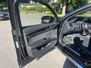Melns Audi A8 2014 Jonava, ar dzinēja tilpumu 3.00 L un nobraukumu 283 tūkst. km par 24000 €, foto 17 vietnē AUTOMOTO.COM.LV