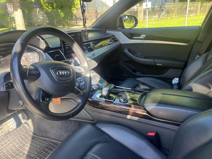 Melns Audi A8 2014 Jonava, ar dzinēja tilpumu 3.00 L un nobraukumu 283 tūkst. km par 24000 €, foto 18 vietnē AUTOMOTO.COM.LV