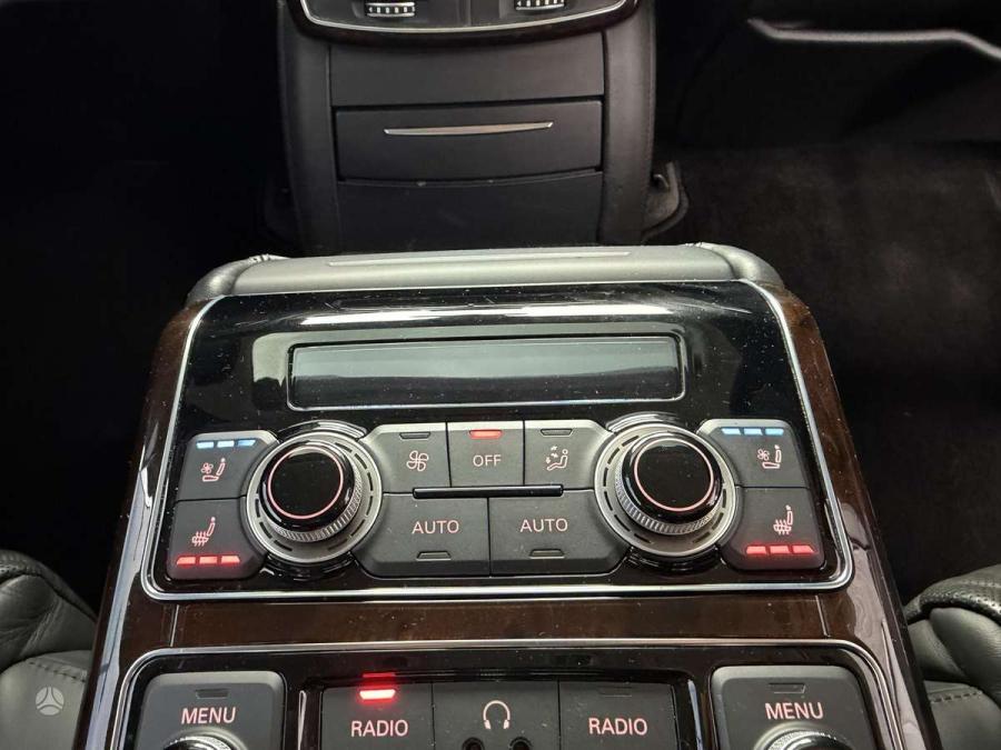 Melns Audi A8 2014 Kauņa, ar dzinēja tilpumu 3.00 L un nobraukumu 177 tūkst. km par 23500 €, foto 23 vietnē AUTOMOTO.COM.LV