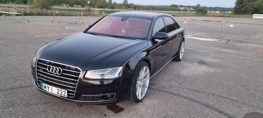 Black Audi A8 2014 in Vilnius, with an engine capacity of 2.97 L and mileage of 166 thousand km for 25500 €, photo 1 on AUTOMOTO.COM.LV