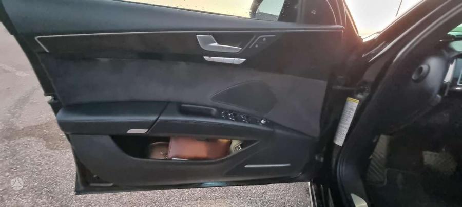 Melns Audi A8 2014 Viļņa, ar dzinēja tilpumu 2.97 L un nobraukumu 166 tūkst. km par 25500 €, foto 17 vietnē AUTOMOTO.COM.LV