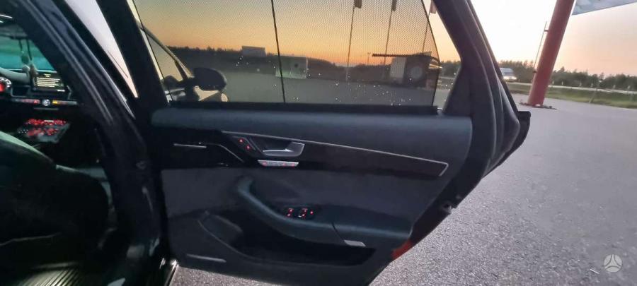 Melns Audi A8 2014 Viļņa, ar dzinēja tilpumu 2.97 L un nobraukumu 166 tūkst. km par 25500 €, foto 28 vietnē AUTOMOTO.COM.LV