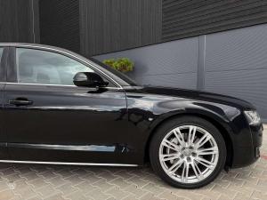 Melns Audi A8 2014 Šauļi, ar dzinēja tilpumu 2.97 L un nobraukumu 300 tūkst. km par 20500 €, foto 13 vietnē AUTOMOTO.COM.LV