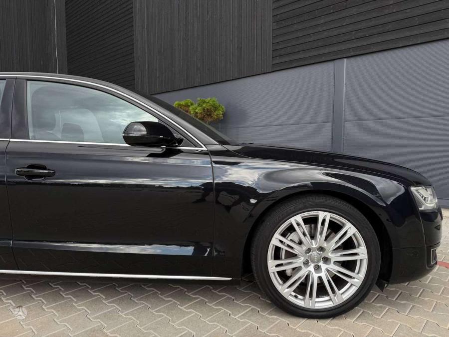 Melns Audi A8 2014 Šauļi, ar dzinēja tilpumu 2.97 L un nobraukumu 300 tūkst. km par 20500 €, foto 13 vietnē AUTOMOTO.COM.LV