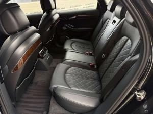 Melns Audi A8 2014 Šauļi, ar dzinēja tilpumu 2.97 L un nobraukumu 300 tūkst. km par 20500 €, foto 21 vietnē AUTOMOTO.COM.LV