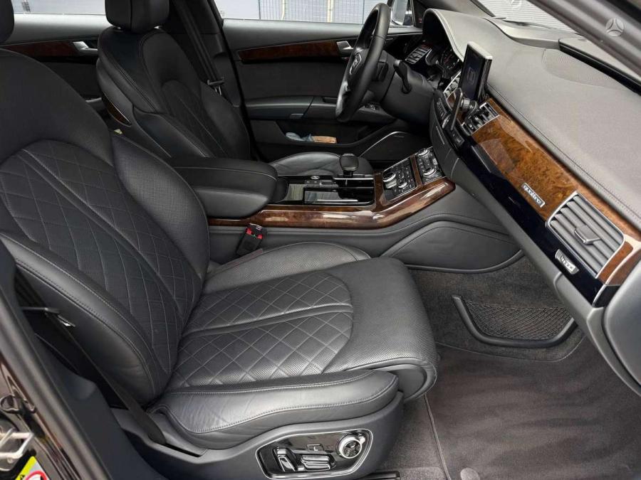 Melns Audi A8 2014 Šauļi, ar dzinēja tilpumu 2.97 L un nobraukumu 300 tūkst. km par 20500 €, foto 24 vietnē AUTOMOTO.COM.LV