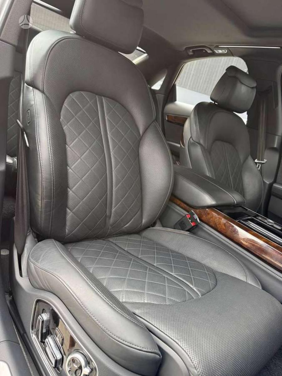 Melns Audi A8 2014 Šauļi, ar dzinēja tilpumu 2.97 L un nobraukumu 300 tūkst. km par 20500 €, foto 25 vietnē AUTOMOTO.COM.LV