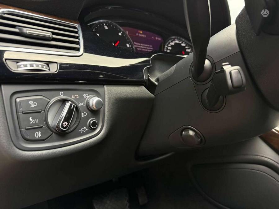 Melns Audi A8 2014 Šauļi, ar dzinēja tilpumu 2.97 L un nobraukumu 300 tūkst. km par 20500 €, foto 32 vietnē AUTOMOTO.COM.LV