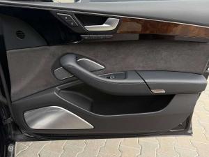 Melns Audi A8 2014 Šauļi, ar dzinēja tilpumu 2.97 L un nobraukumu 300 tūkst. km par 20500 €, foto 33 vietnē AUTOMOTO.COM.LV
