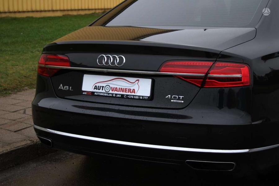 Black Audi A8 2015 in Vilnius, with an engine capacity of 3.99 L and mileage of 266 thousand km for 12700 €, photo 10 on AUTOMOTO.COM.LV