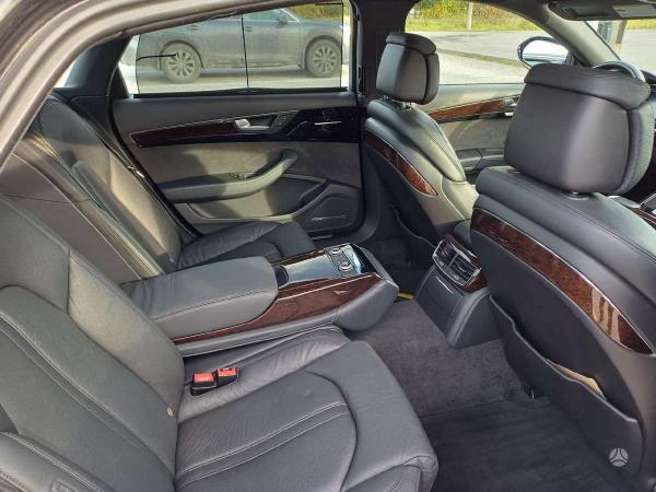 Melns Audi A8 2015 Tallina, ar dzinēja tilpumu 3.00 L un nobraukumu 110 tūkst. km par 22000 €, foto 5 vietnē AUTOMOTO.COM.LV