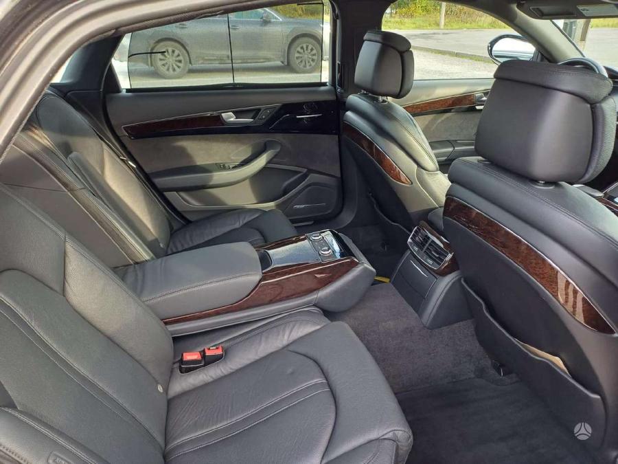 Melns Audi A8 2015 Tallina, ar dzinēja tilpumu 3.00 L un nobraukumu 110 tūkst. km par 22000 €, foto 5 vietnē AUTOMOTO.COM.LV